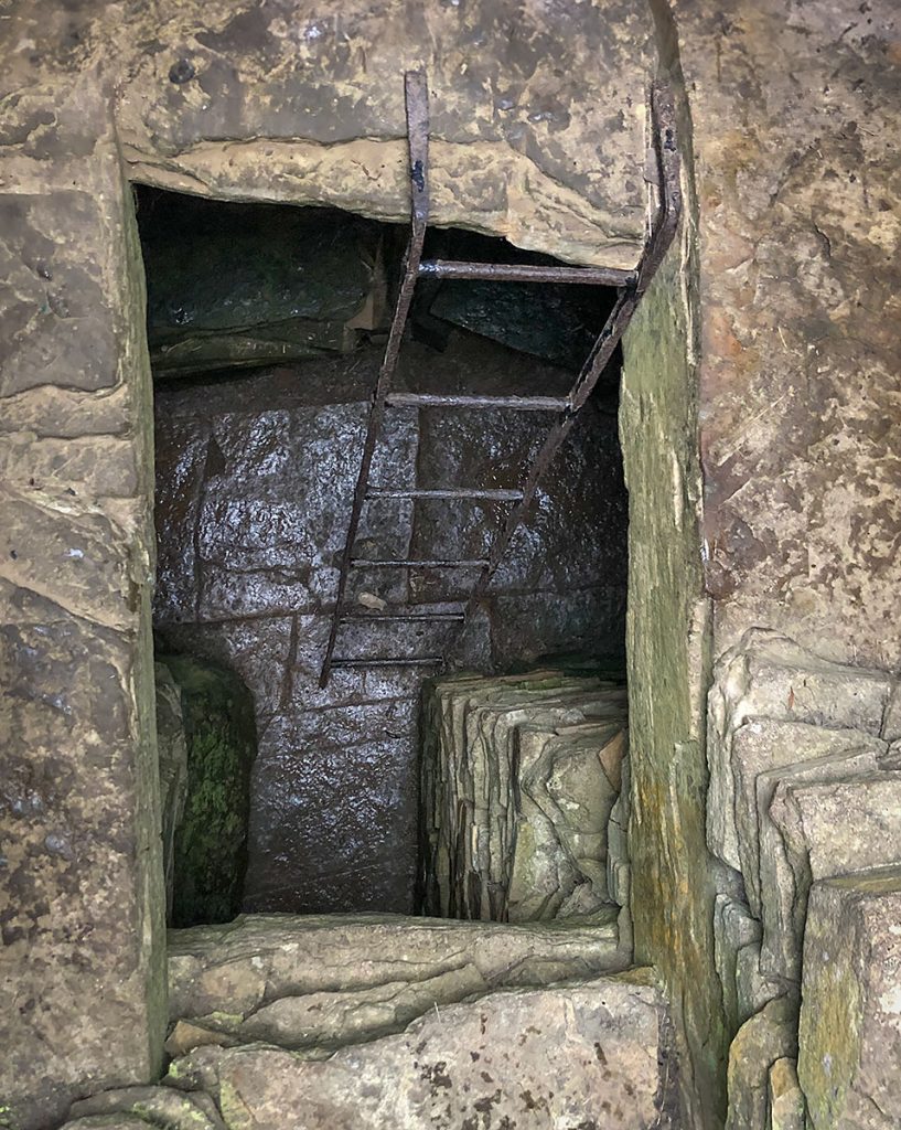 Taversoe Tuick - the upper chamber - The Ness of Brodgar Project